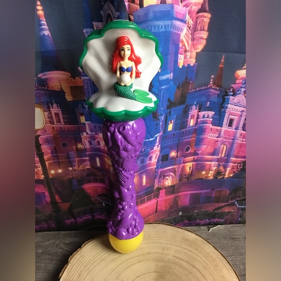 Disney | Toys | Disney The Little Mermaid Ariel Clam Shell Light Up ...